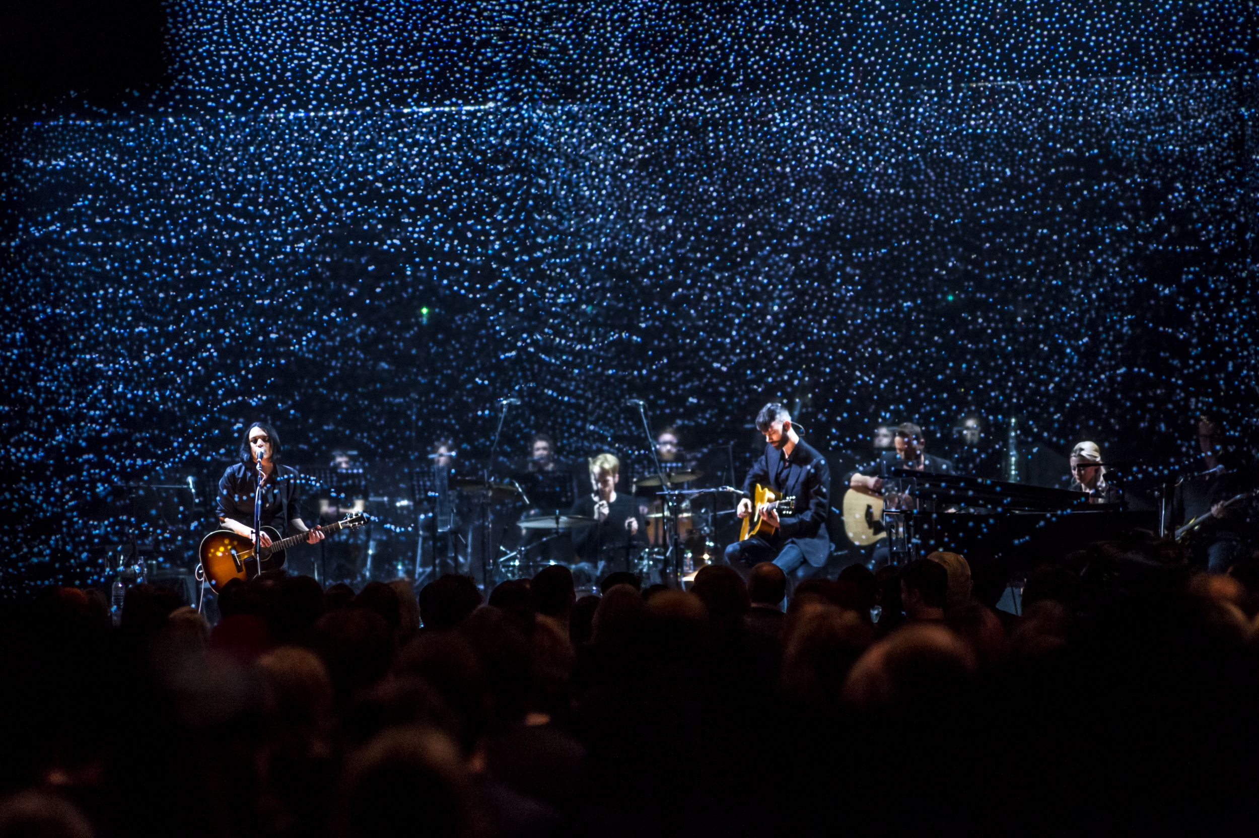 Live-Video: Placebo spielen „The Bitter End“ bei „MTV Unplugged ...