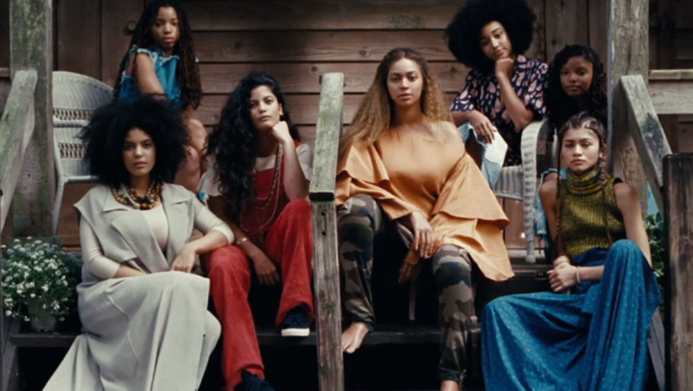Beyoncés stylischste Outfits aus „LEMONADE“ in Bildern