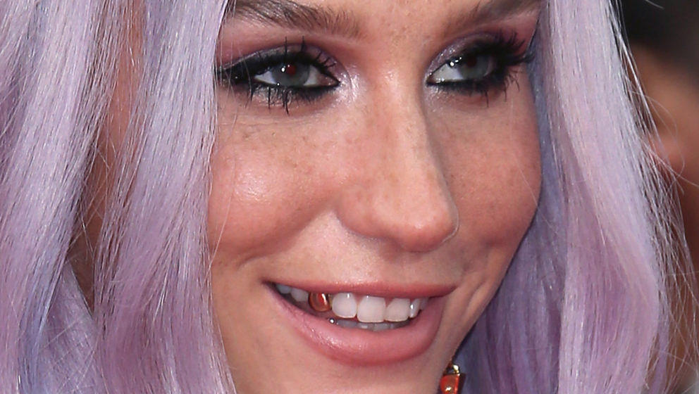 Schmuck-Trend Lady-Grillz: Ihre Zähne machen bling bling - Musikexpress