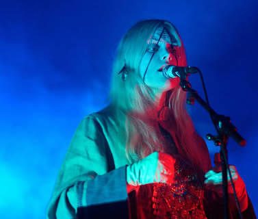 Überraschend: Fever Ray meldet sich mit neuem Album „PLUNGE“ zurück ...