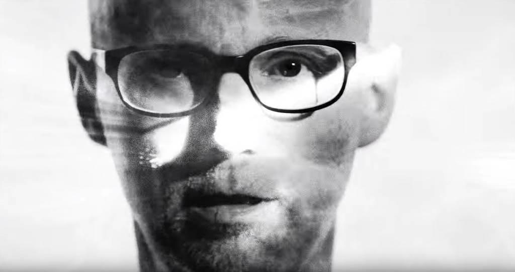 Im Stream: Moby hat sein neues Album „Everything Was Beautiful, and ...