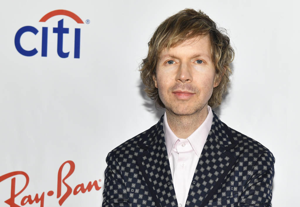Beck teilt zwei neue Songs aus seinem bevorstehenden Album „HYPERSPACE ...
