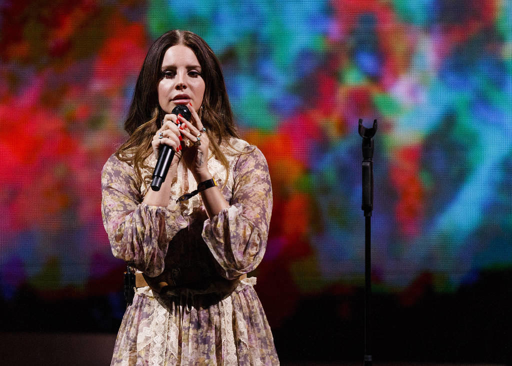 Lana Del Rey teilt neue Single „Let Me Love You Like A Woman“