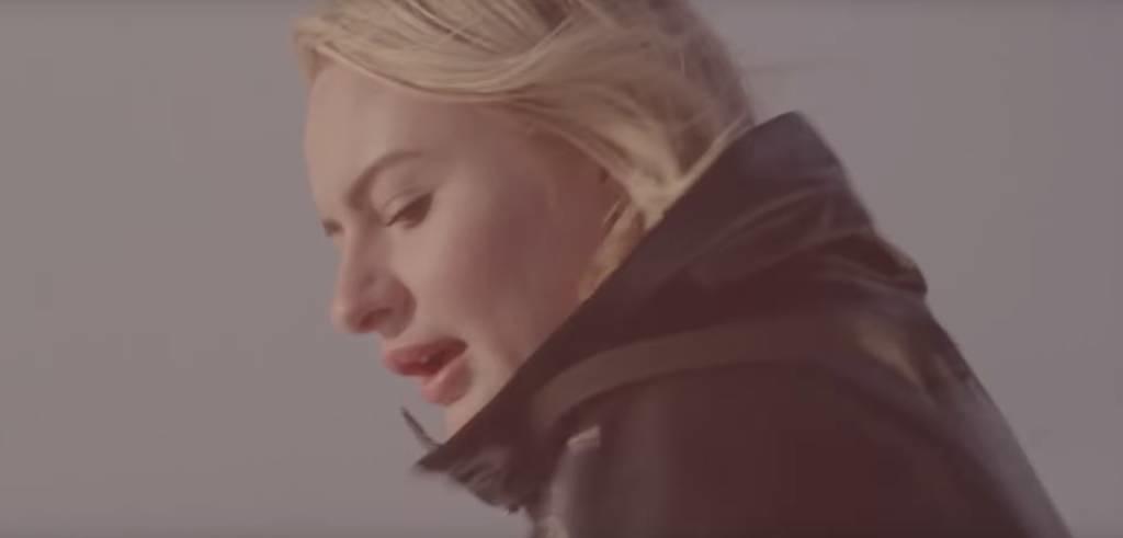 Låpsley veröffentlicht neues Album THROUGH WATER nach vier Jahren