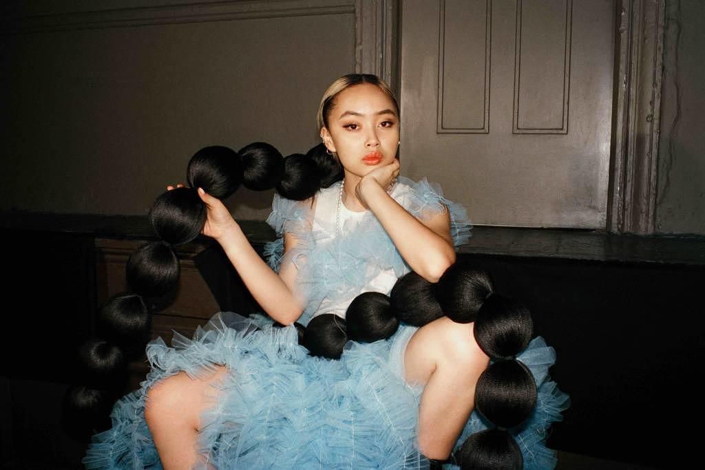 Griff: Die britische Pop-Newcomerin der nächsten Stunde