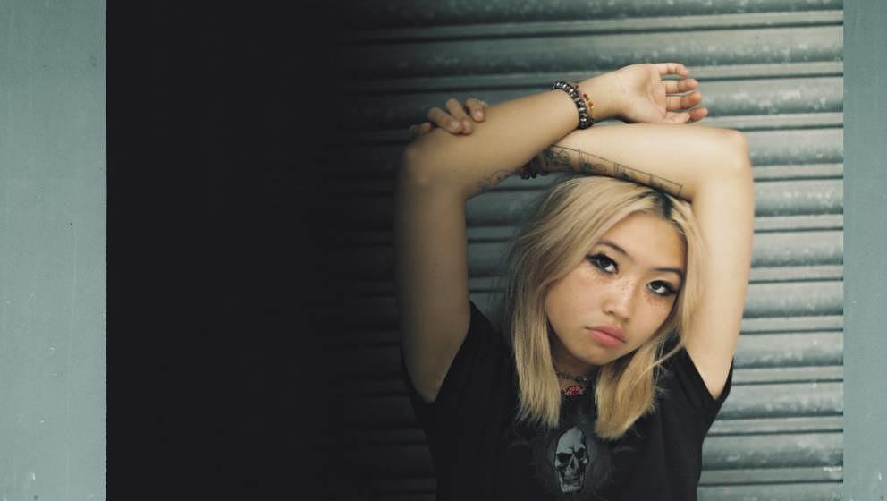 Hört beabadoobees neuen Song „How Was Your Day?“ hier im Stream