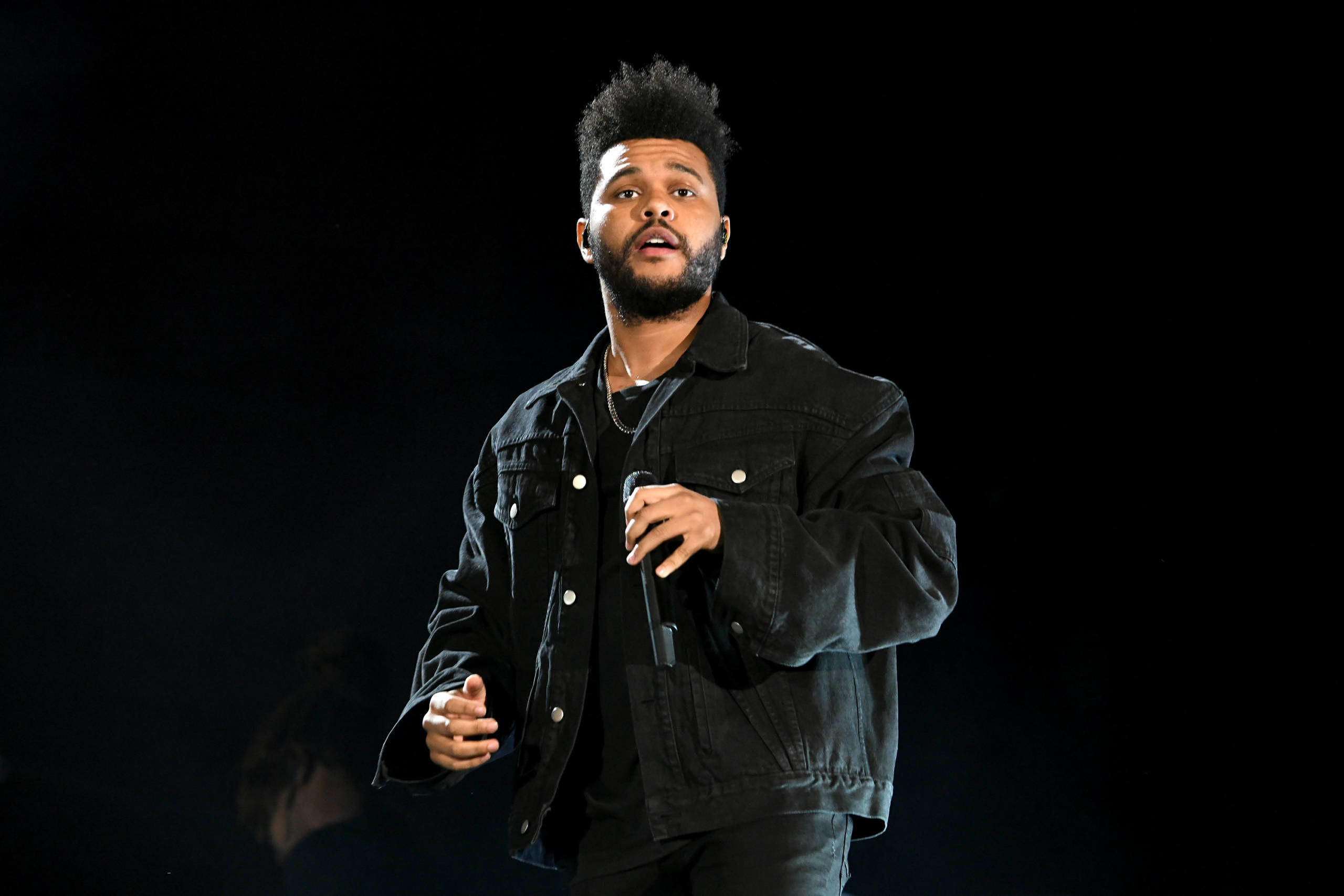 Rechnet The Weeknd im neuen Musikvideo mit den Grammys ab?