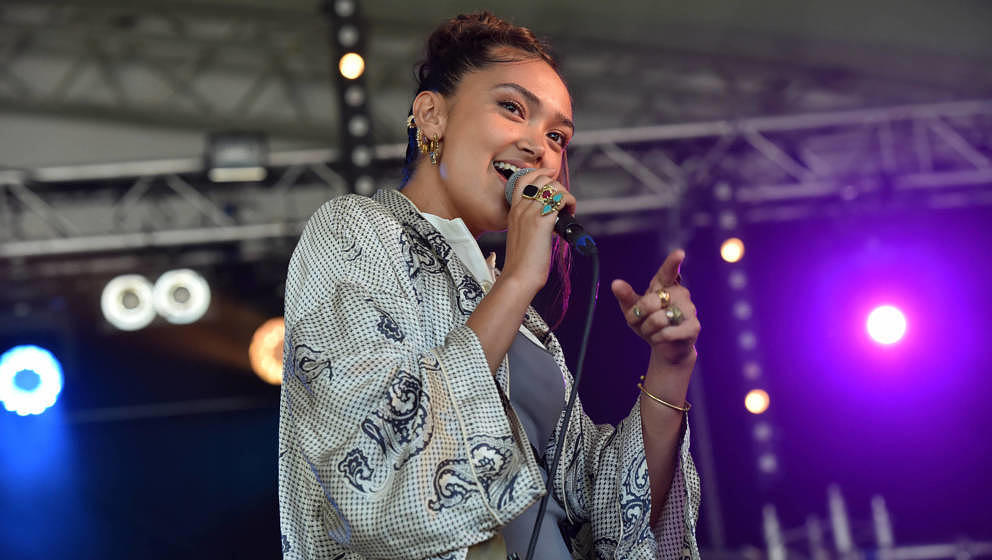 Joy Crookes: Debütalbum SKIN für Oktober 2021 angekündigt - Musikexpress