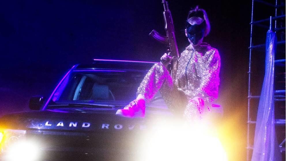 Eine „Trap-Oper“ feiert in München Premiere mit Antifuchs auf der Bühne ...