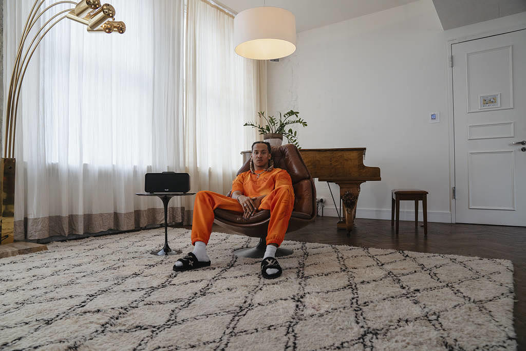 Kelvyn Colt im Video-Interview: „Ich bin ein Außenseiter und stolz ...