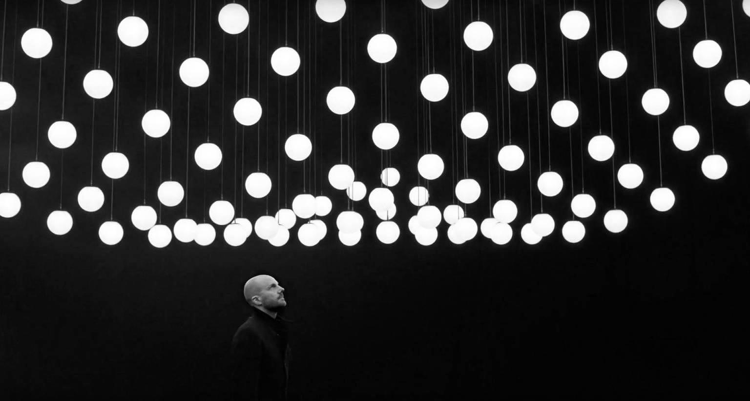 Lichtkünstler Christopher Bauder im Gespräch: „EDM-Shows sind oft ...