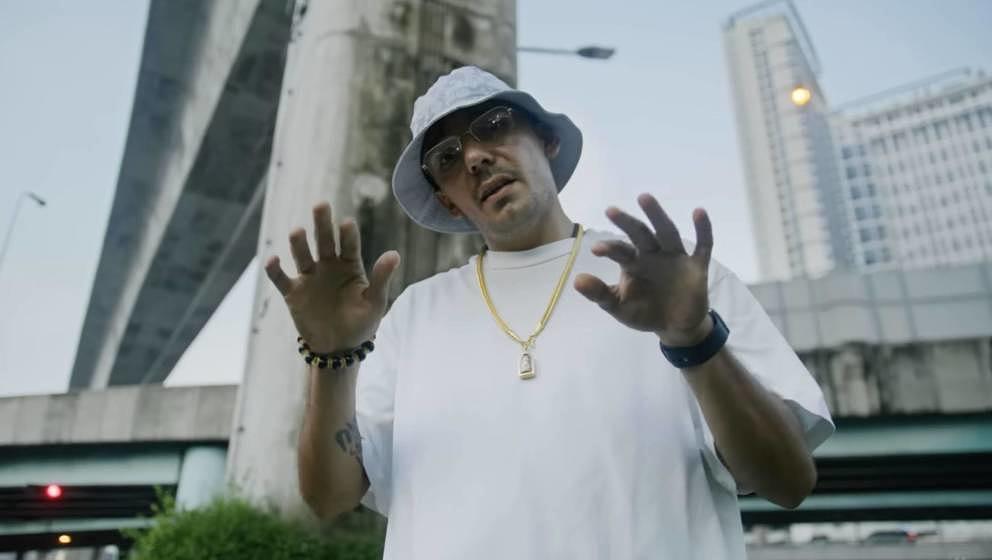 Ist Capital Bra nach Thailand ausgewandert? - Musikexpress