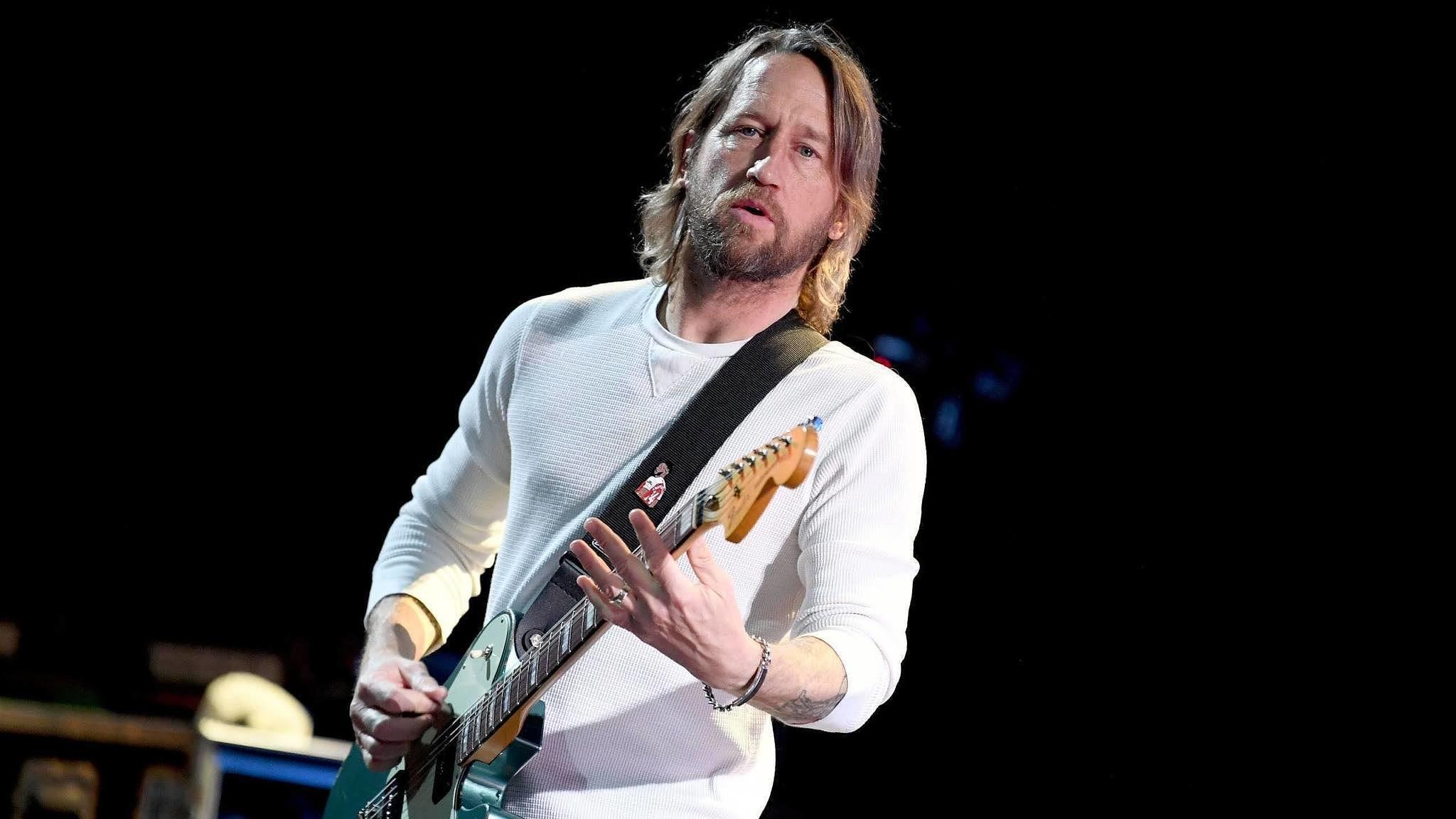 Foo Fighters: Gitarrist Chris Shiflett deutet neues Album an - Musikexpress