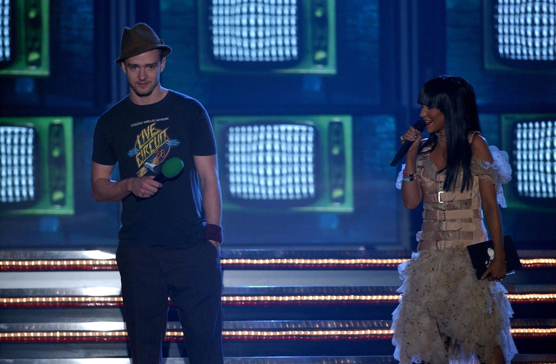 Mit Taylor Swift, Peter Fox und „The Playlist“: Paulas Popwoche im Überblick - Musikexpress