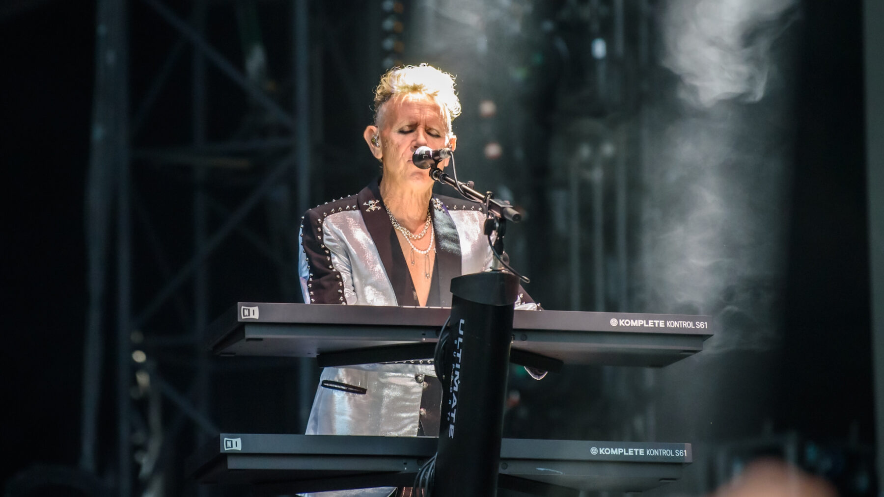 Depeche Mode live in Berlin: „Die unerträgliche Vergänglichkeit des ...