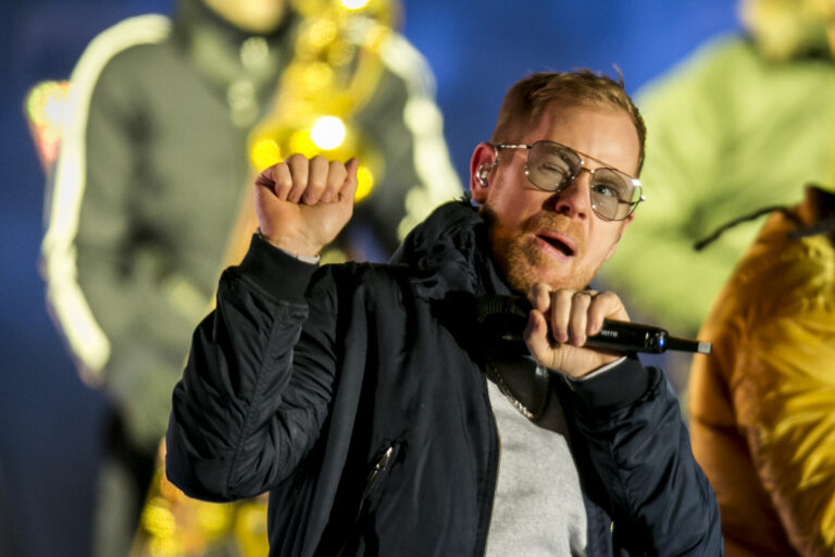 Seeed: „Dickes B“-Rapper Black Kappa mit 46 Jahren verstorben ...