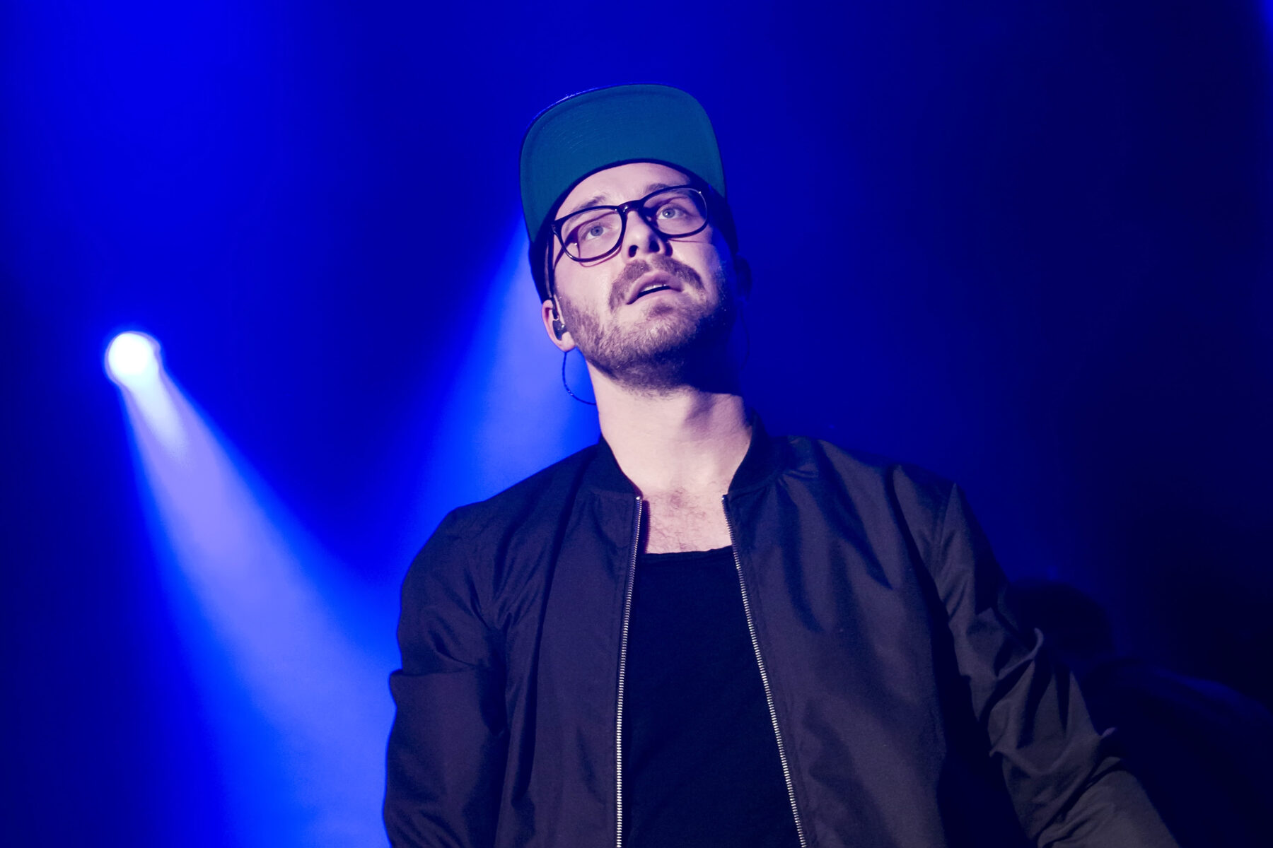 Mark Forster zeigt sich erstmals ohne Cap und Brille