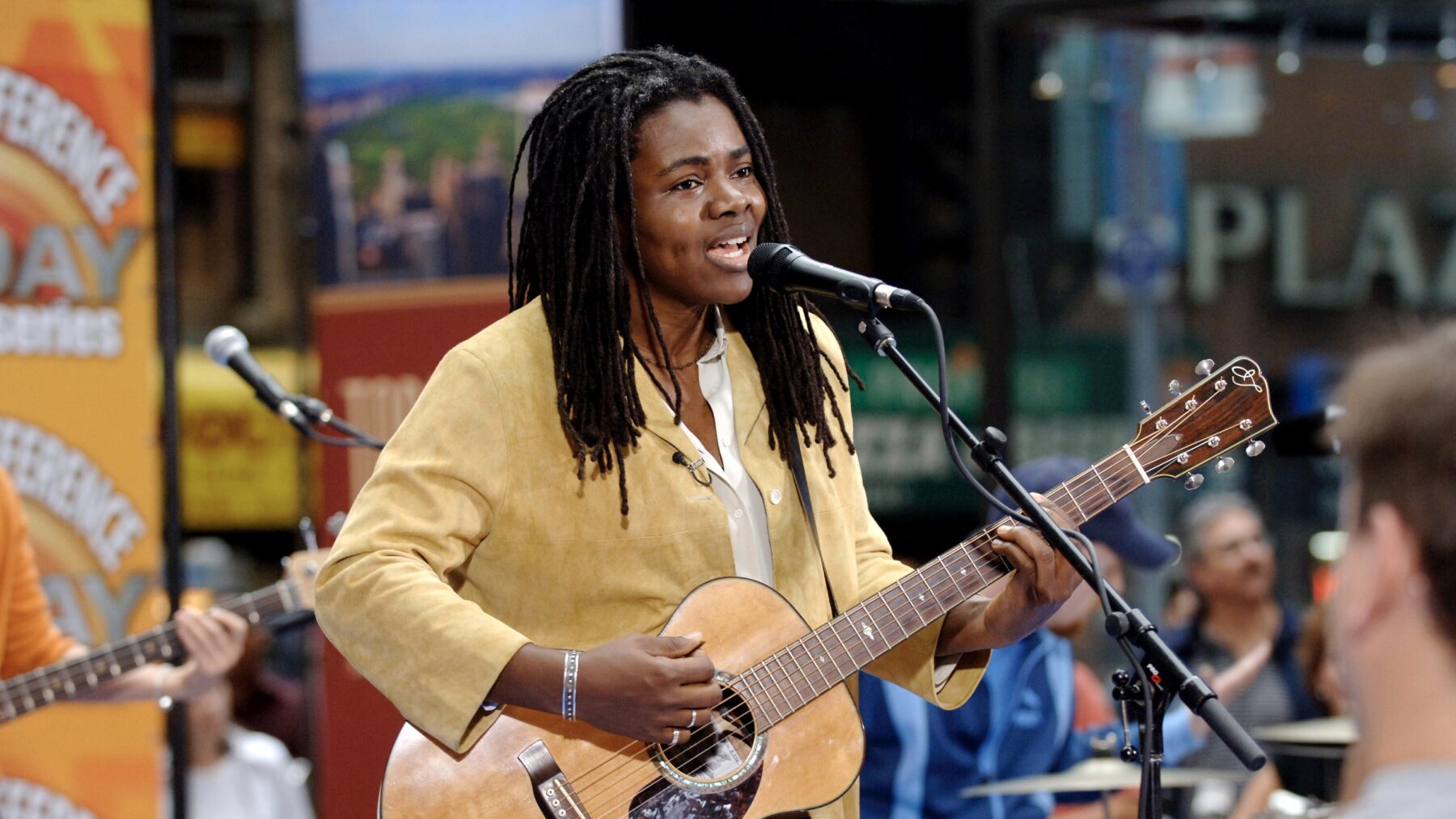 Grammys 2024: Tracy Chapman wird mit Luke Combs live performen