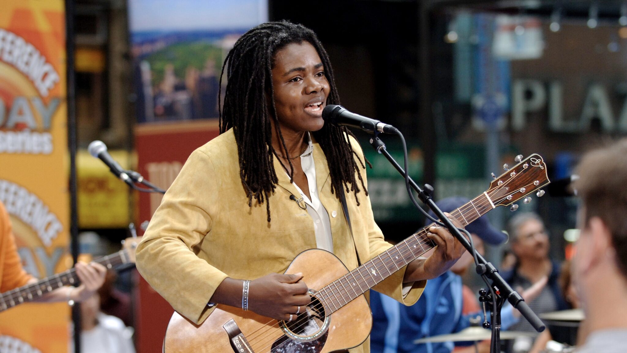 Grammys 2024: Tracy Chapman wird mit Luke Combs live performen