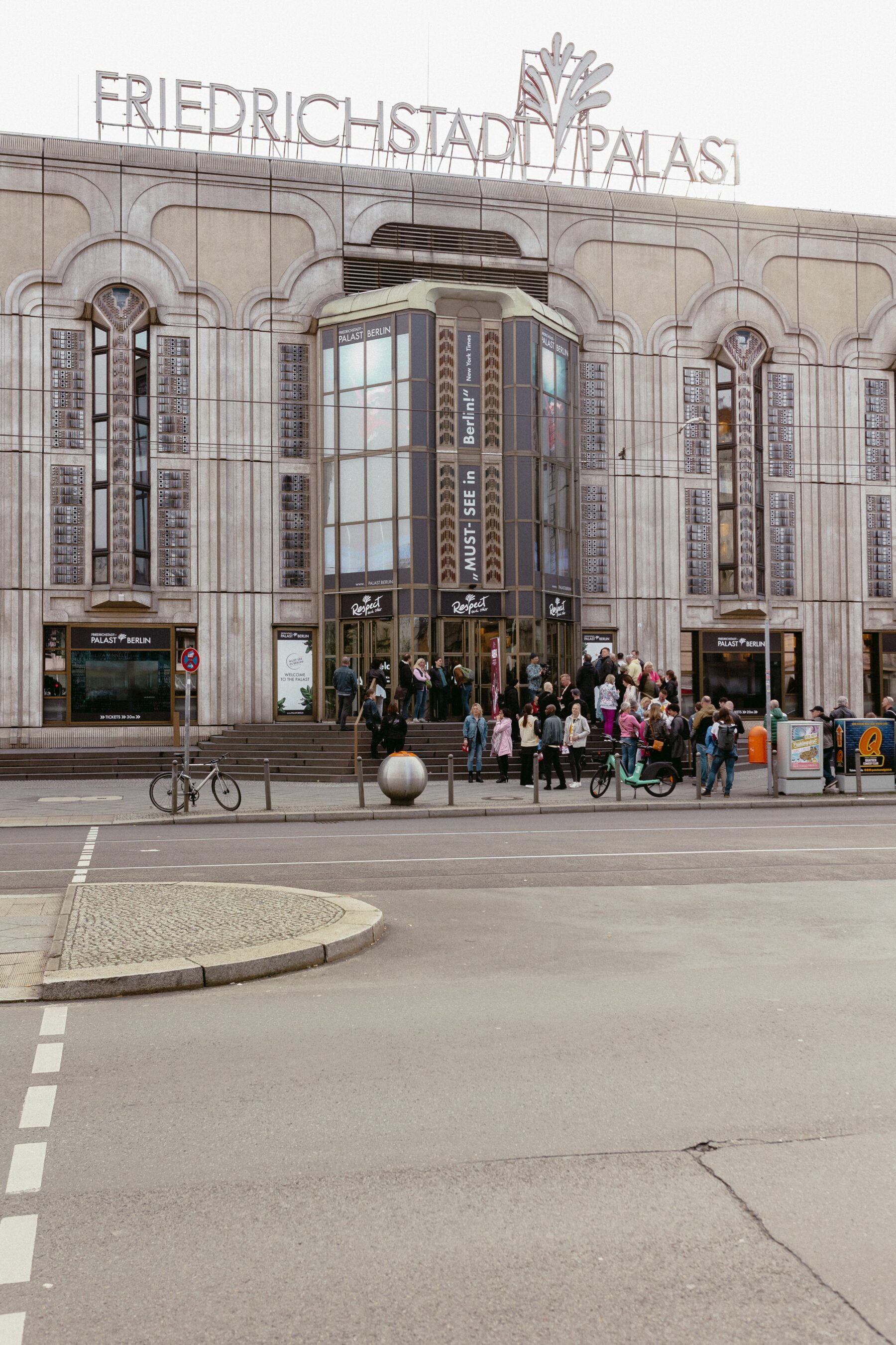 ABBA feiern 50. „Waterloo“-Jubiläum mit „The Piano Moment“ in Berlin ...