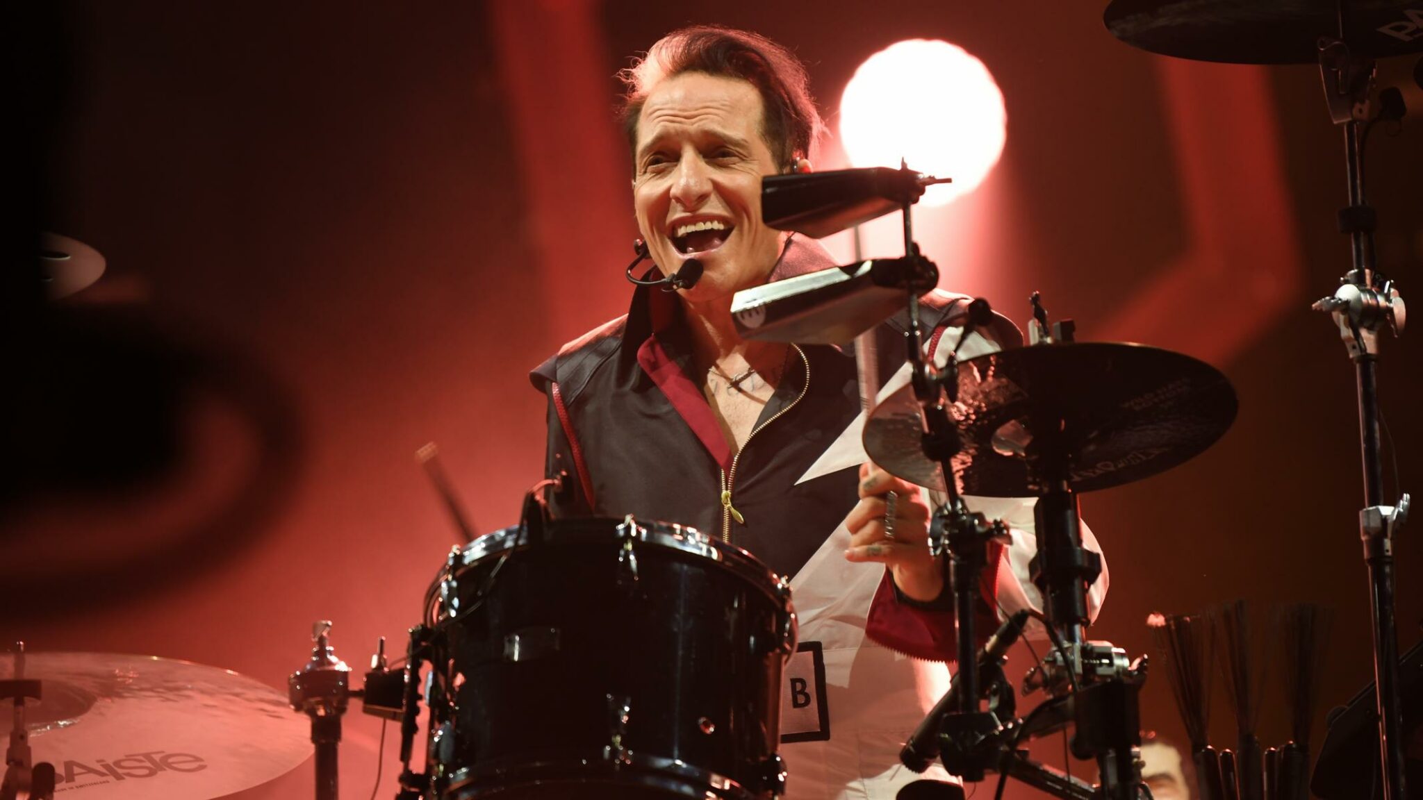 Review: Yu - PLEASE HOLD THE LINE - Musikexpress