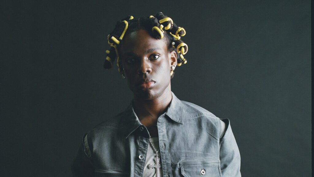 REMA veröffentlicht überraschend sein zweites Album HEIS