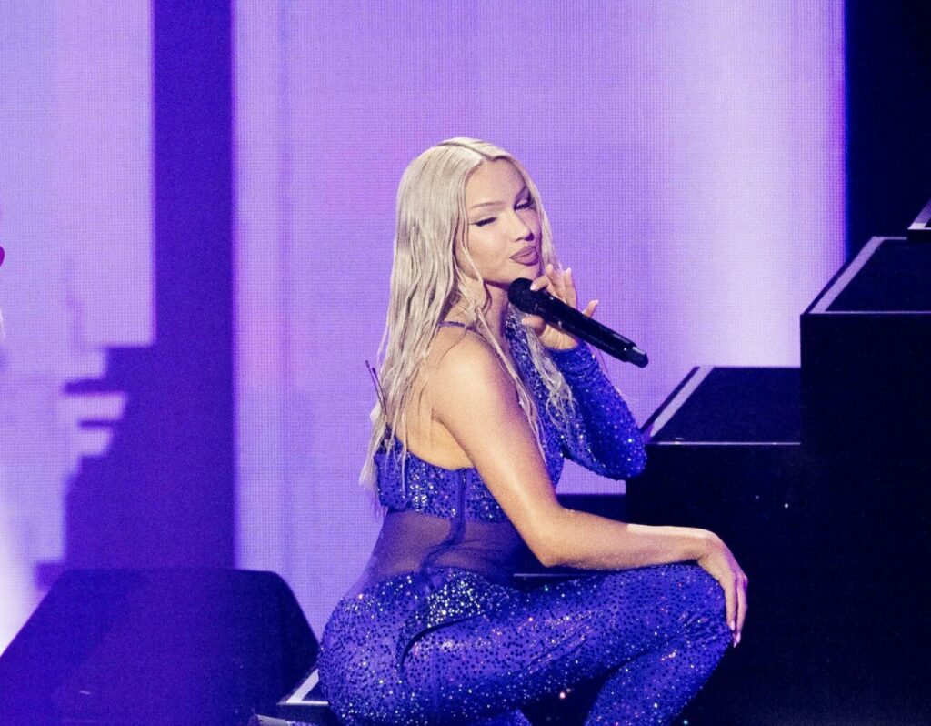 Shirin David geht auf „Schlau aber Blond“-Tour: Termine, Tickets ...