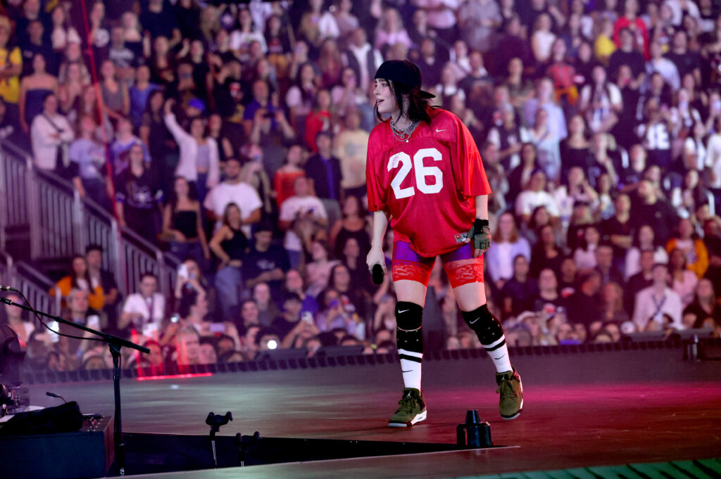 Billie Eilish: So lief der Start der Welttour (Videos, Fotos, Setlist)