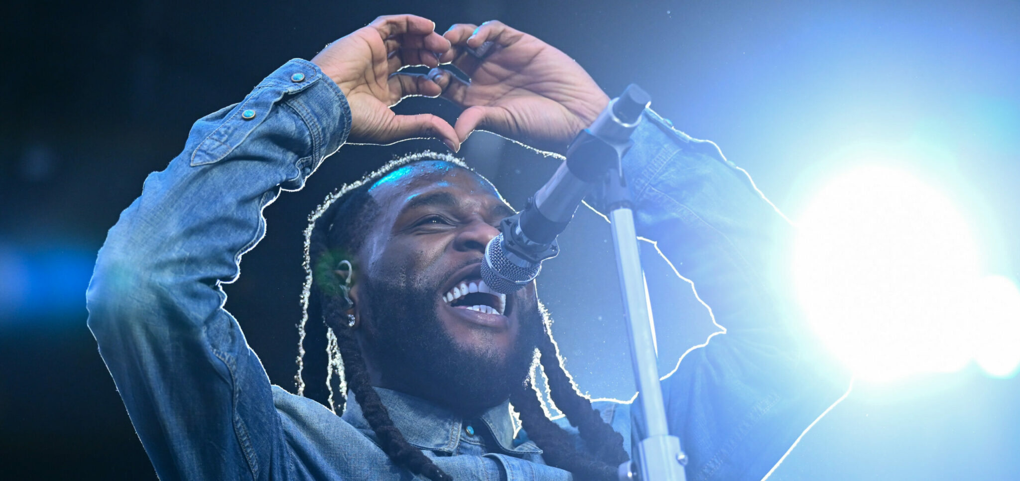 Burna Boy kündigt Konzerte + Album NO SIGN OF WEAKNESS an