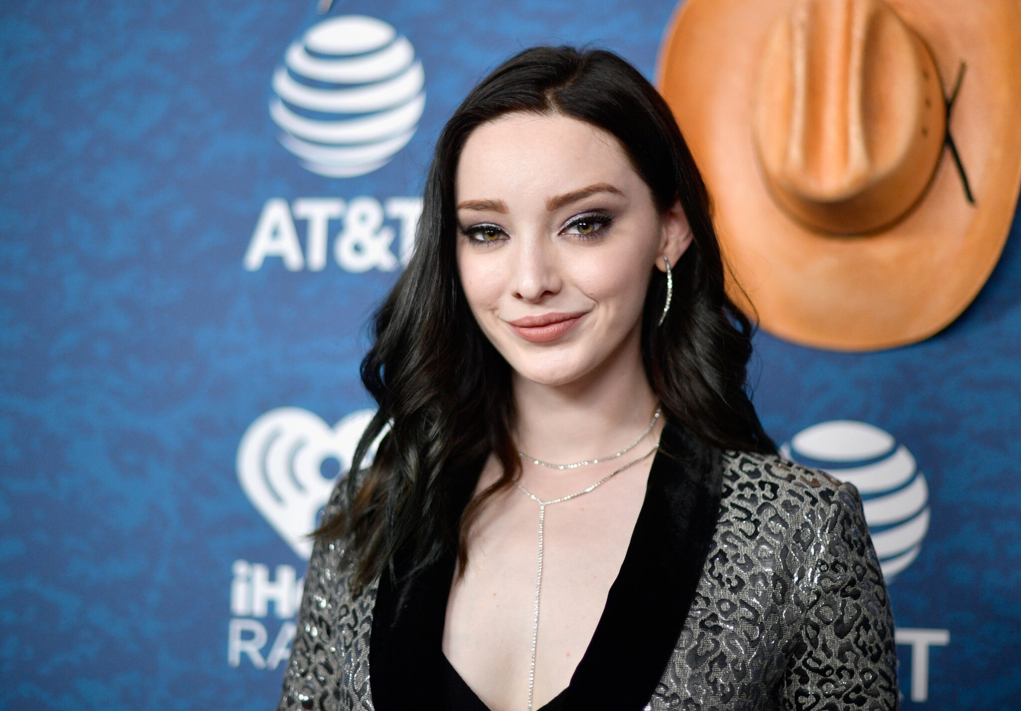 „Oppenheimer“-Star Emma Dumont: trans & nichtbinär