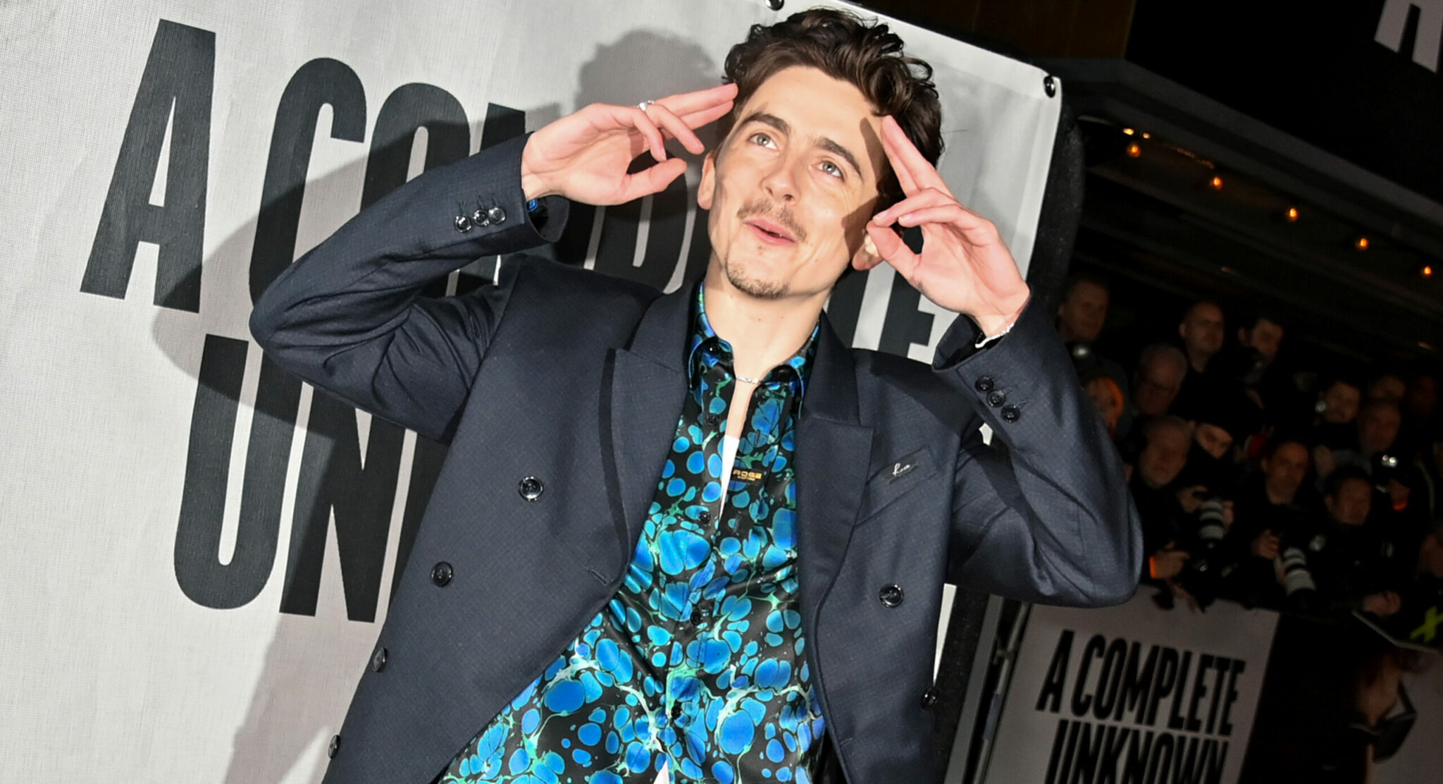 „Wenn Typen cool sind, schnallen sie das auch“: Das längste Blond ...