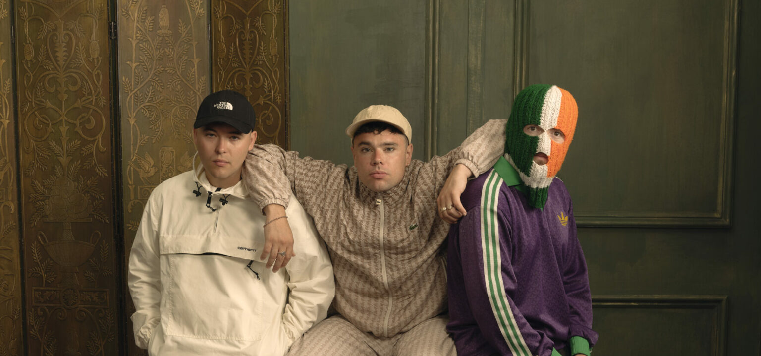 „Alleine sein (olee olay)“: „Die Discounter“-Ladendetektiv Jonas singt ...